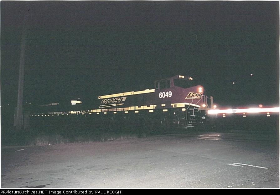 BNSF 6049 and 6047 roll thru Carlin Junction